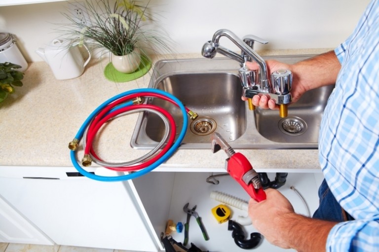 How To Install A Kitchen Faucet In 6 Simple Steps - The RTA Store